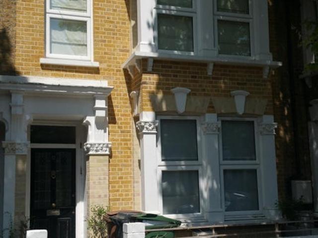 Room at Harold Road, Greater London