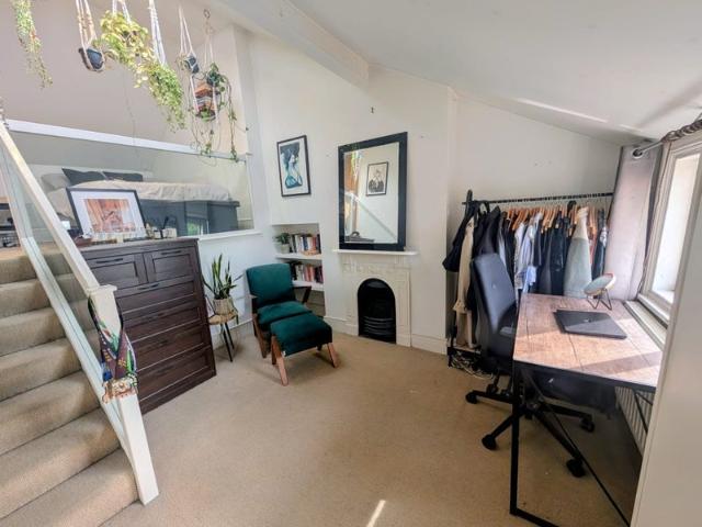 Room at Harberton Road, Greater London