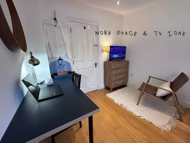 Room at Harbinger Road, Greater London