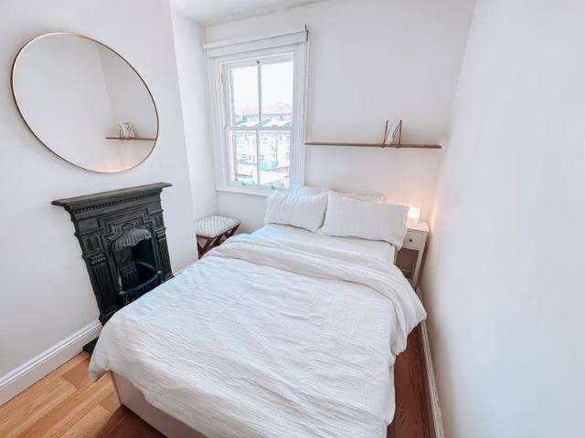 Room at Harbinger Road, Greater London