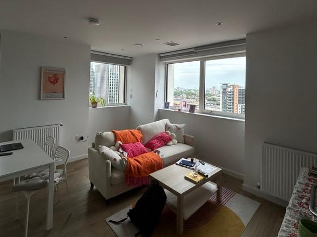 Room at Harbord Square, Greater London