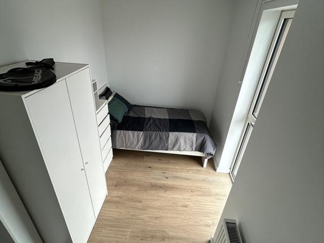 Room at Harbord Square, Greater London