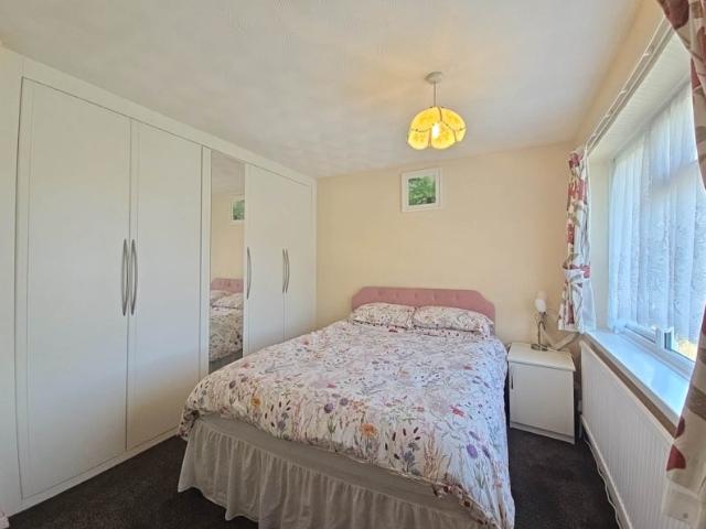 Room at Harcourt Drive, Reading