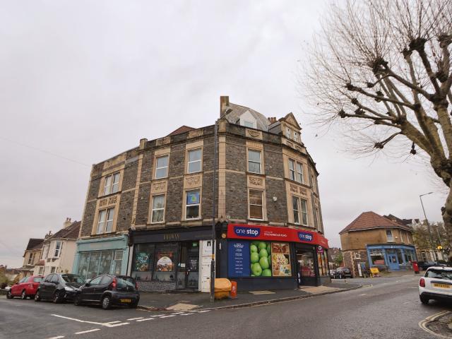 Room at Harcourt Road, Bristol