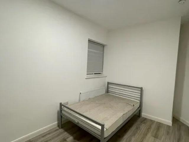 Room at Hardwicke Road, Greater London