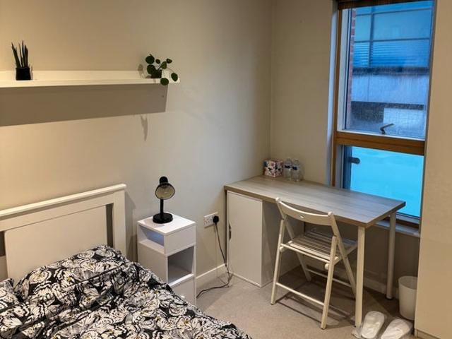 Room at Hardwicks Square, Greater London