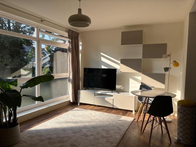 Room at Hardy Road, Greater London