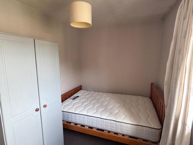 Room at Hardy Road, Greater London