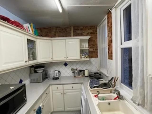 Room at Hardman Road, Greater London