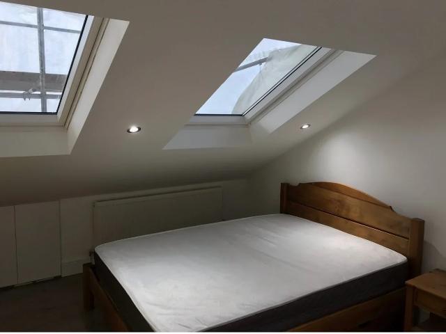 Room at Hardman Road, Greater London