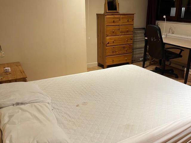 Room at Hare Walk, Greater London