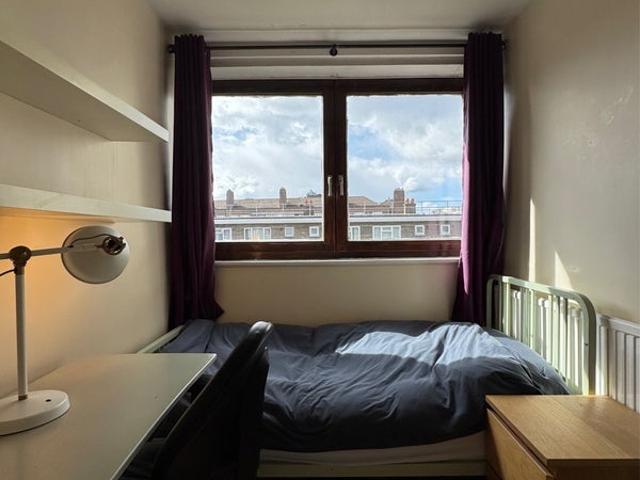 Room at Hare Walk, Greater London