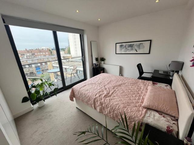 Room at Hare Walk, Greater London