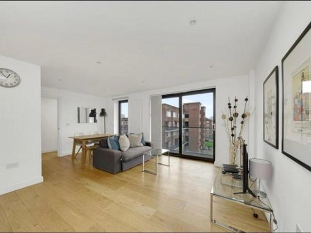 Room at Hare Walk, Greater London