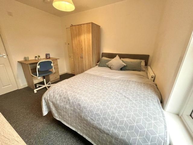 Room at Harefield Road, Southampton