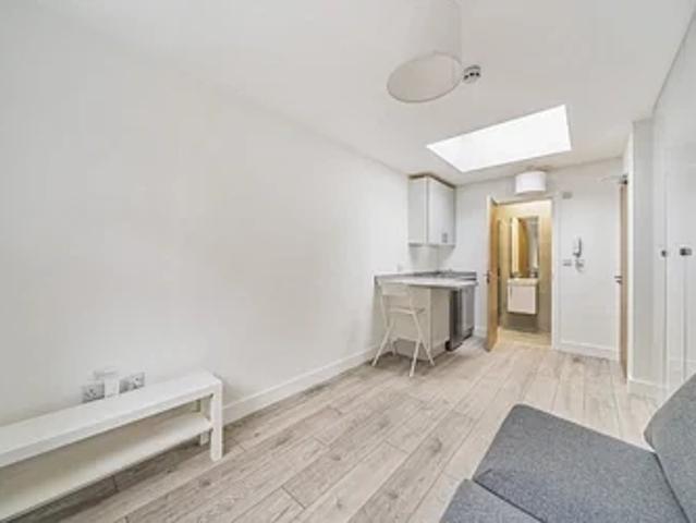 Room at Harland Road, Greater London