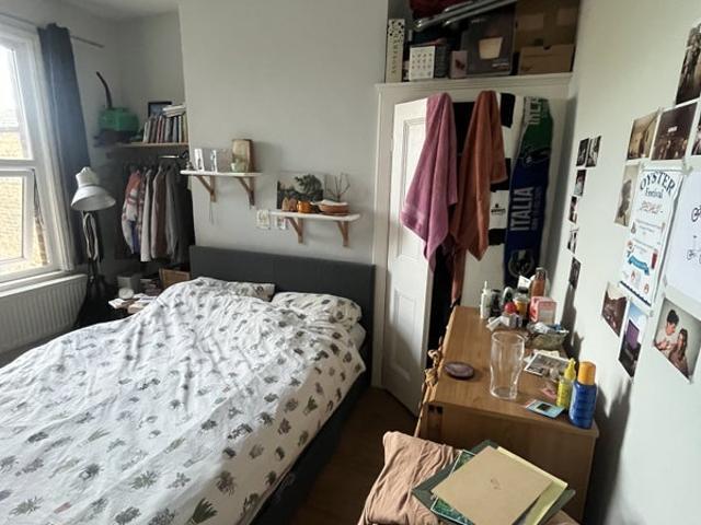Room at Harlescott Road, Greater London