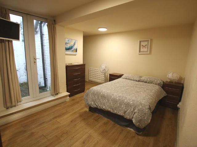 Room at Harlesden Road, Greater London