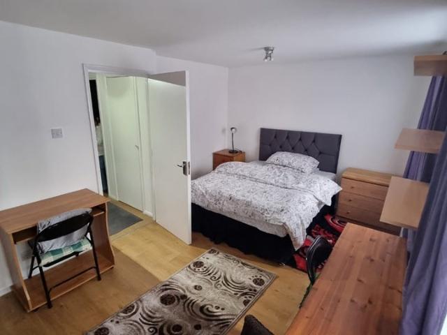 Room at Harlinger Street, Greater London