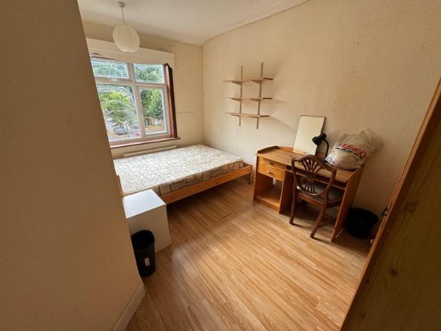 Room at Harrington Drive, Nottingham