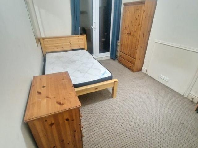 Room at Harrow Road, Birmingham