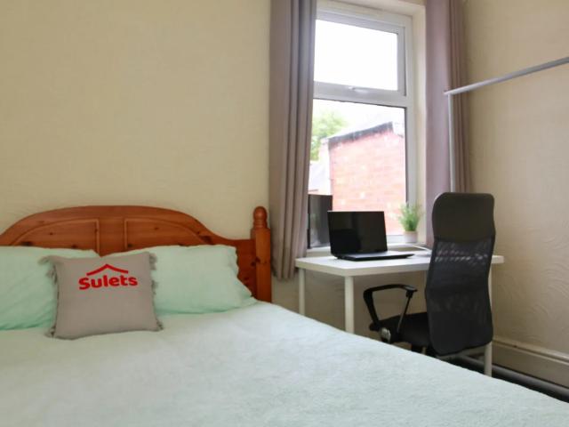 Room at Harrow Road, Leicester