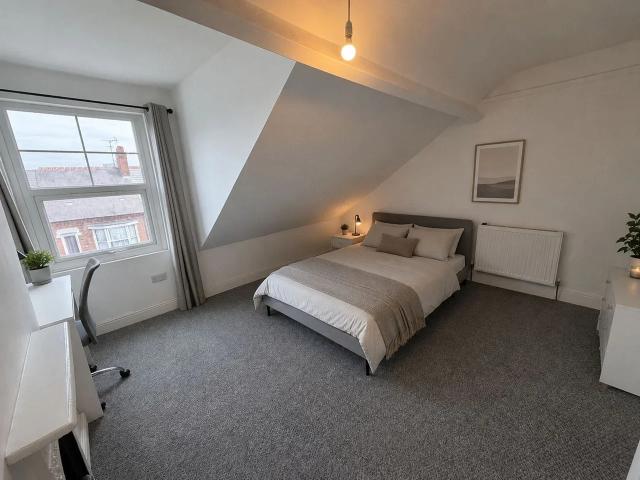 Room at Harrow Road, Leicester