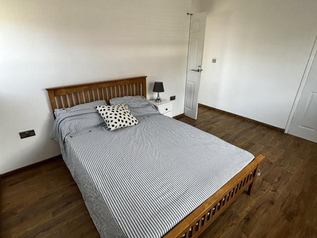 Room at Hart Avenue, Nottingham