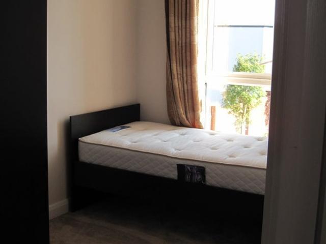 Room at Hart Road, Manchester