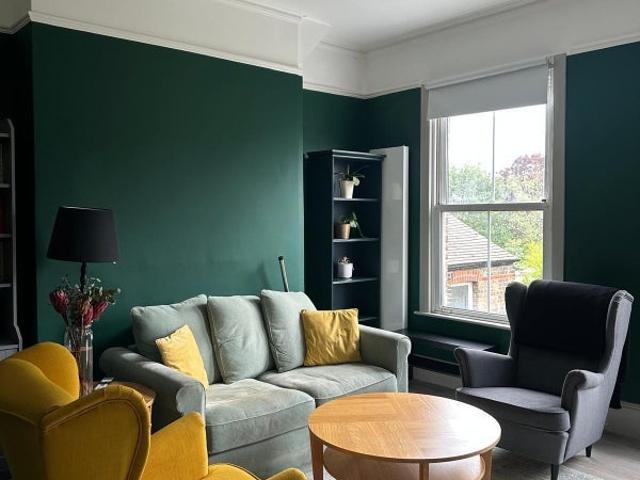 Room at Hartfield Road, Greater London