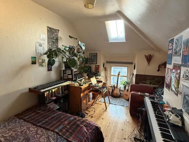 Room at Hartington Park, Bristol