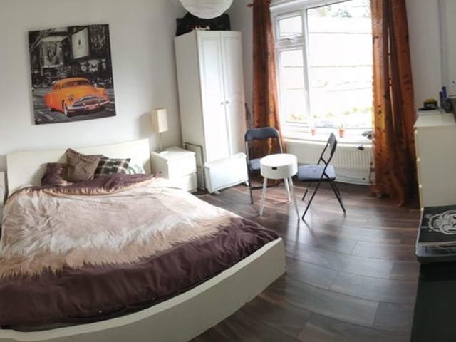 Room at Hartley Road, Nottingham