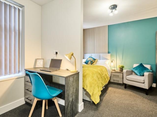 Room at Hartshill Road, Stoke on Trent