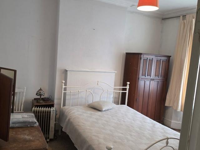 Room at Hartshill Road, Stoke on Trent