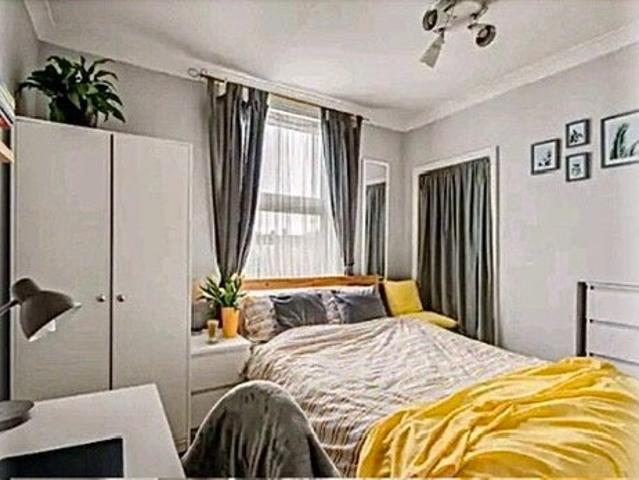 Room at Harvist Road, Greater London