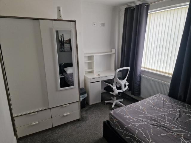 Room at Haryngton Avenue, Warrington
