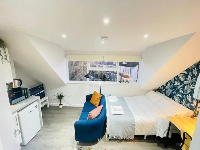 Room at Hawkwood Mount, Greater London