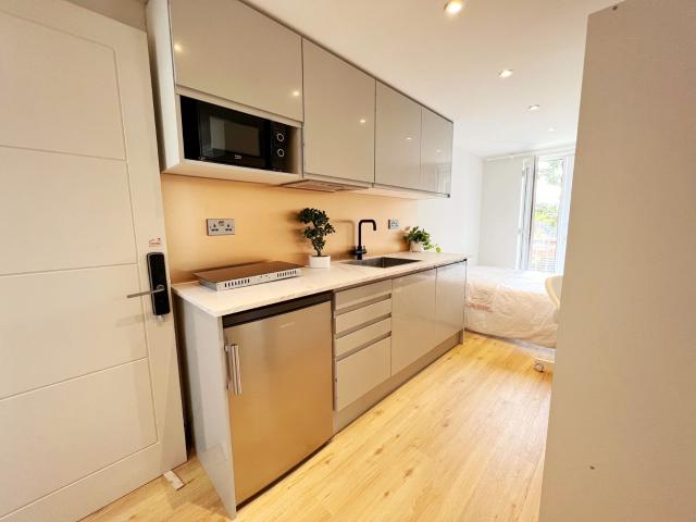 Room at Hawks Road, Greater London