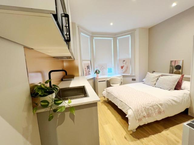 Room at Hawks Road, Greater London