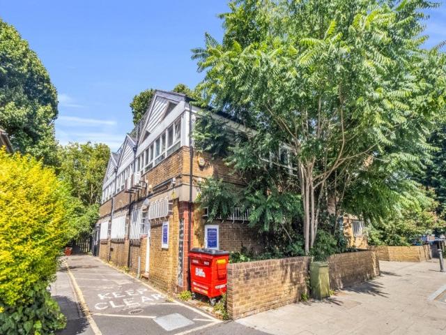 Room at Hawkstone Road, Greater London
