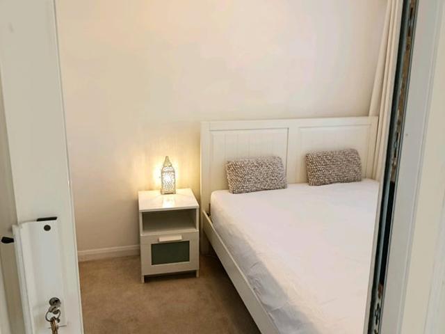 Room at Hawth Close, Crawley