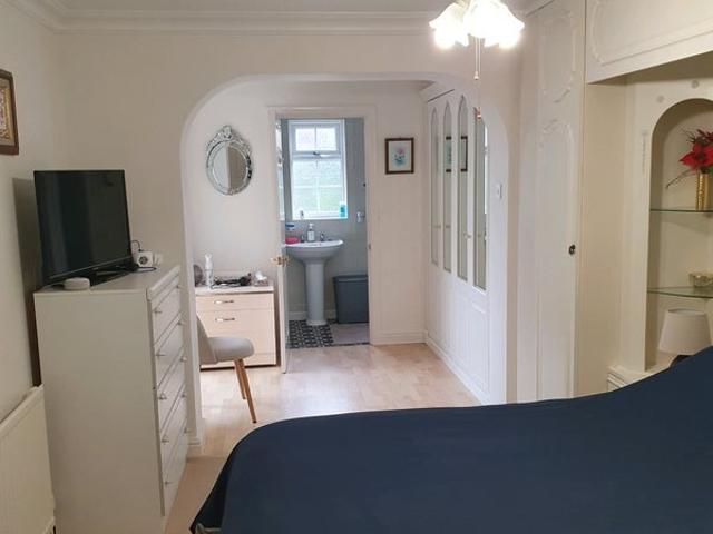 Room at Hawthorn Avenue, Sheffield