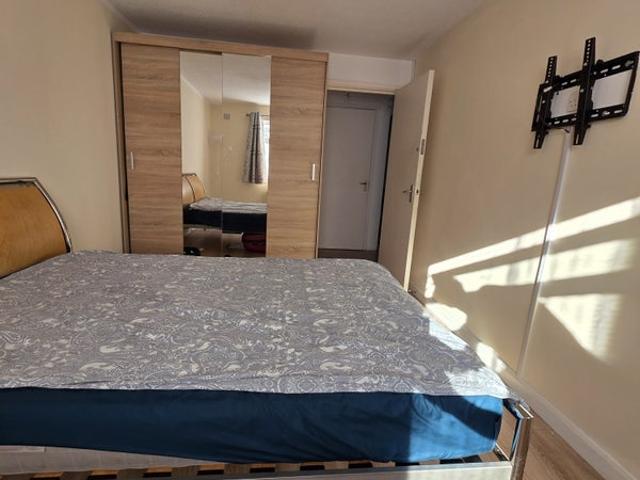 Room at Hawthorn Close, Patchway