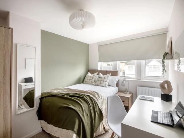 Room at Hawthorn Grove, Bath