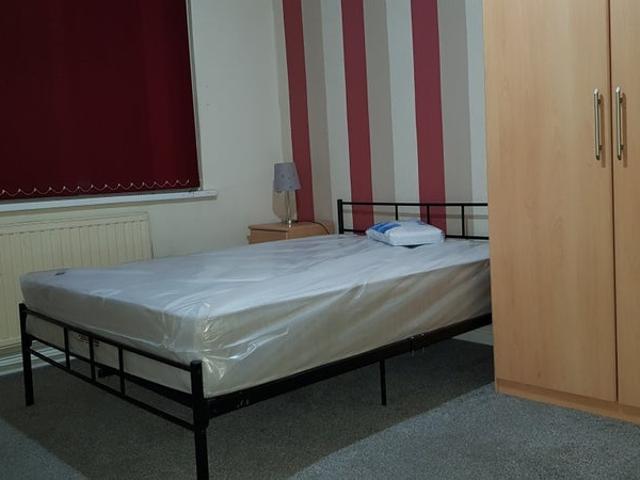 Room at Hawthorn Road, Birmingham