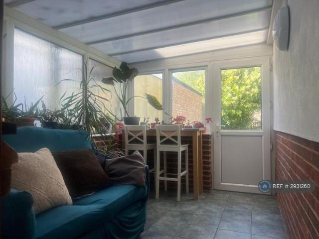 Room at Hawthorn Way, Cambridge