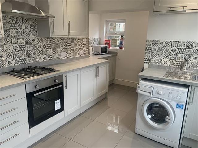 Room at Hawthorne Avenue, Swansea