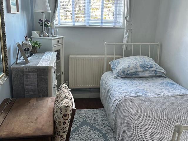 Room at Hawthorne Close, Bristol