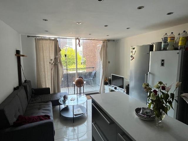 Room at Hawtrey Road, Greater London