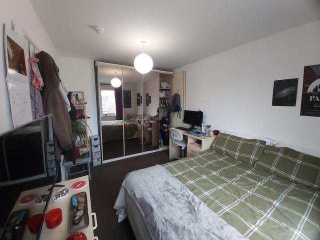 Room at Hathway Walk, Bristol